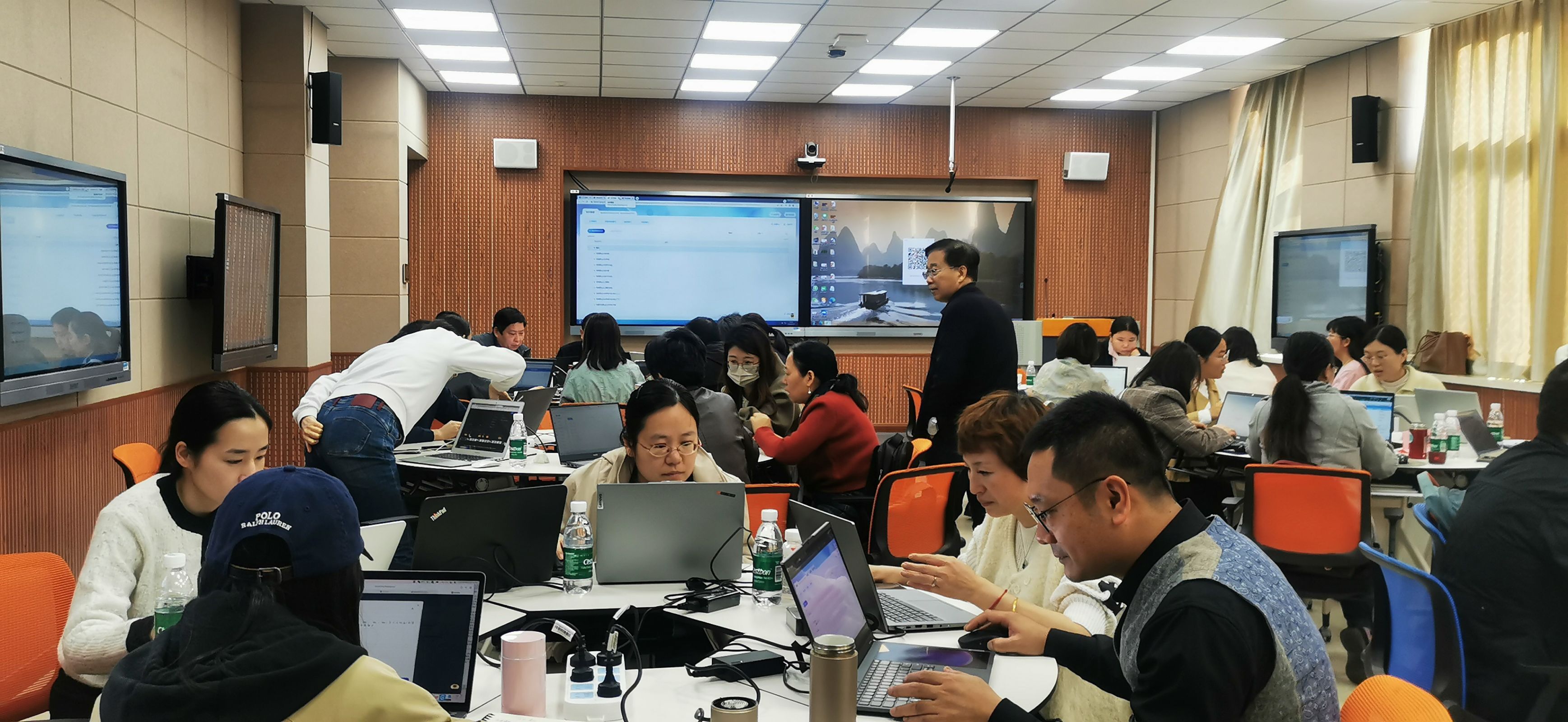 我校连续两周举办智慧课程建设培训交流会-河南工业大学教务处